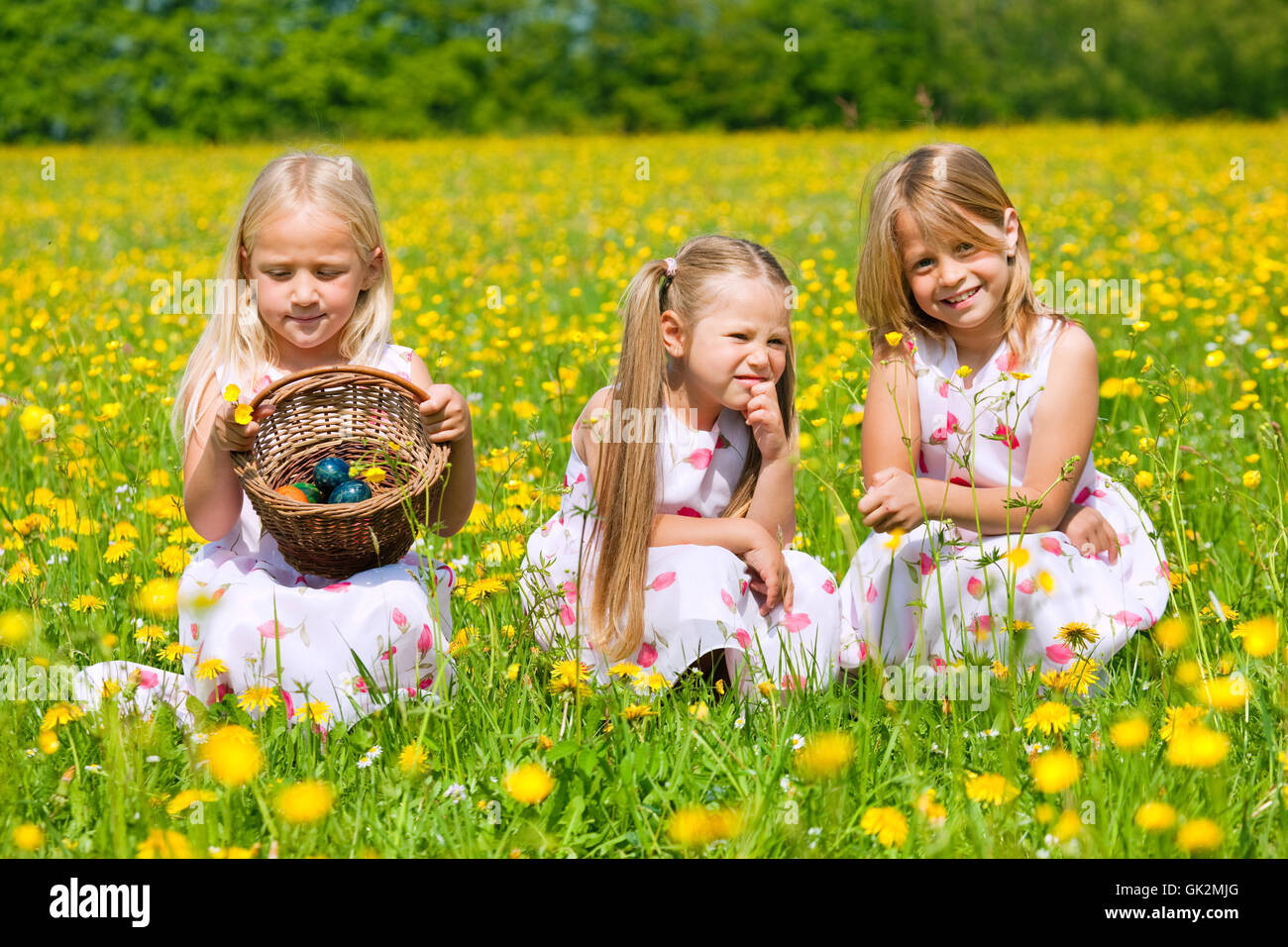 Children at easter hi-res stock photography and images - Alamy
