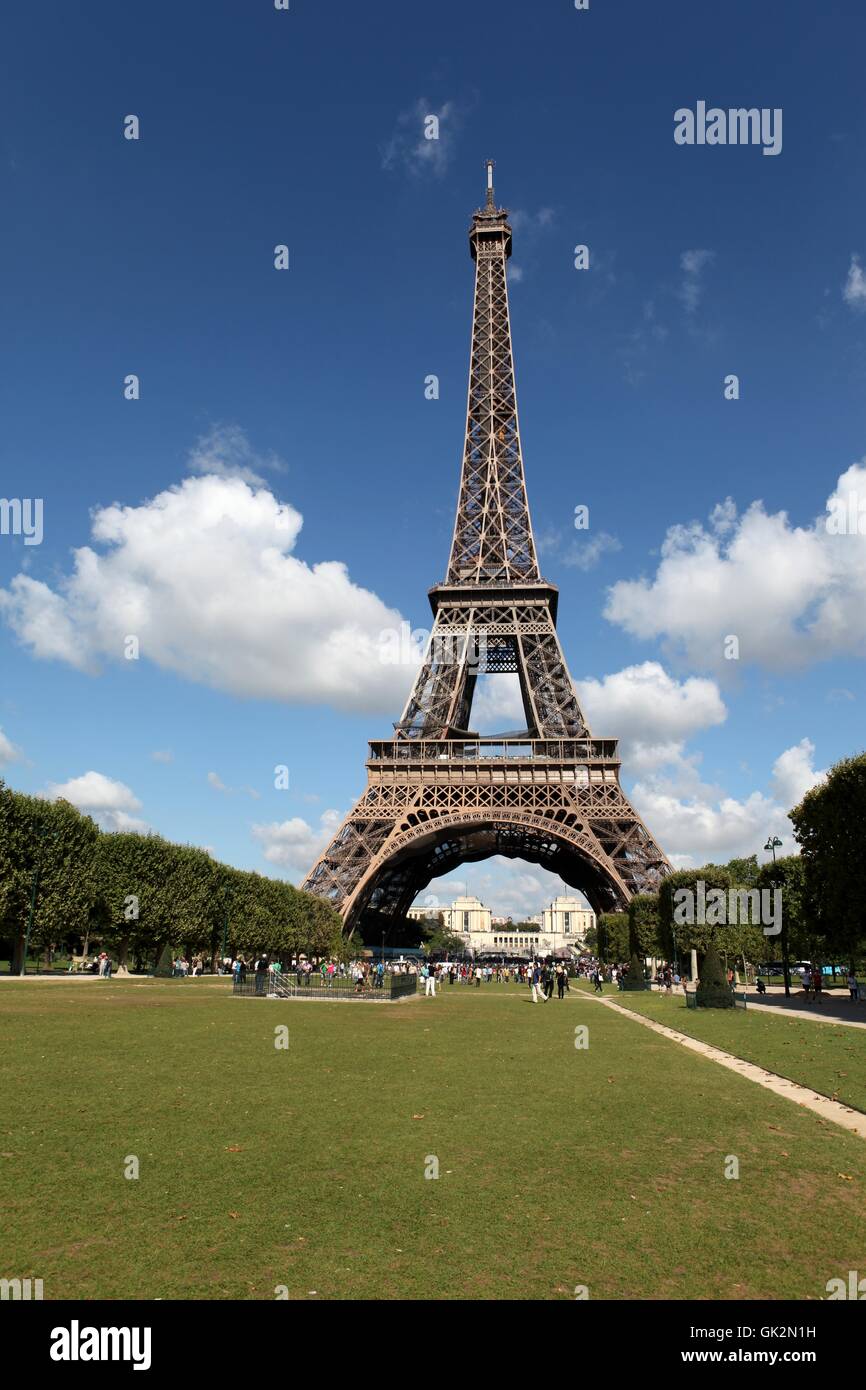 tower paris france Stock Photo - Alamy