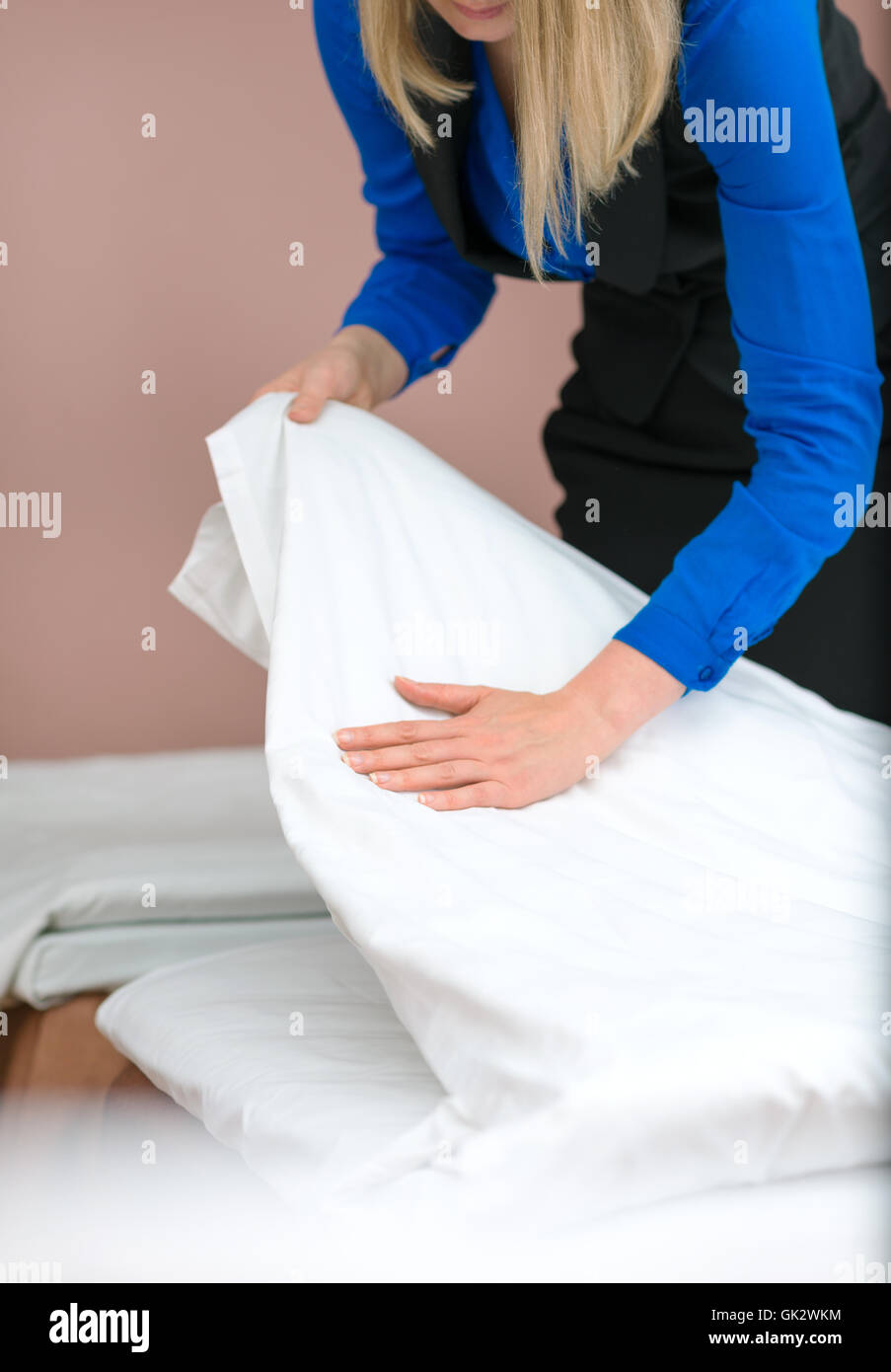 Making bed hi-res stock photography and images - Alamy