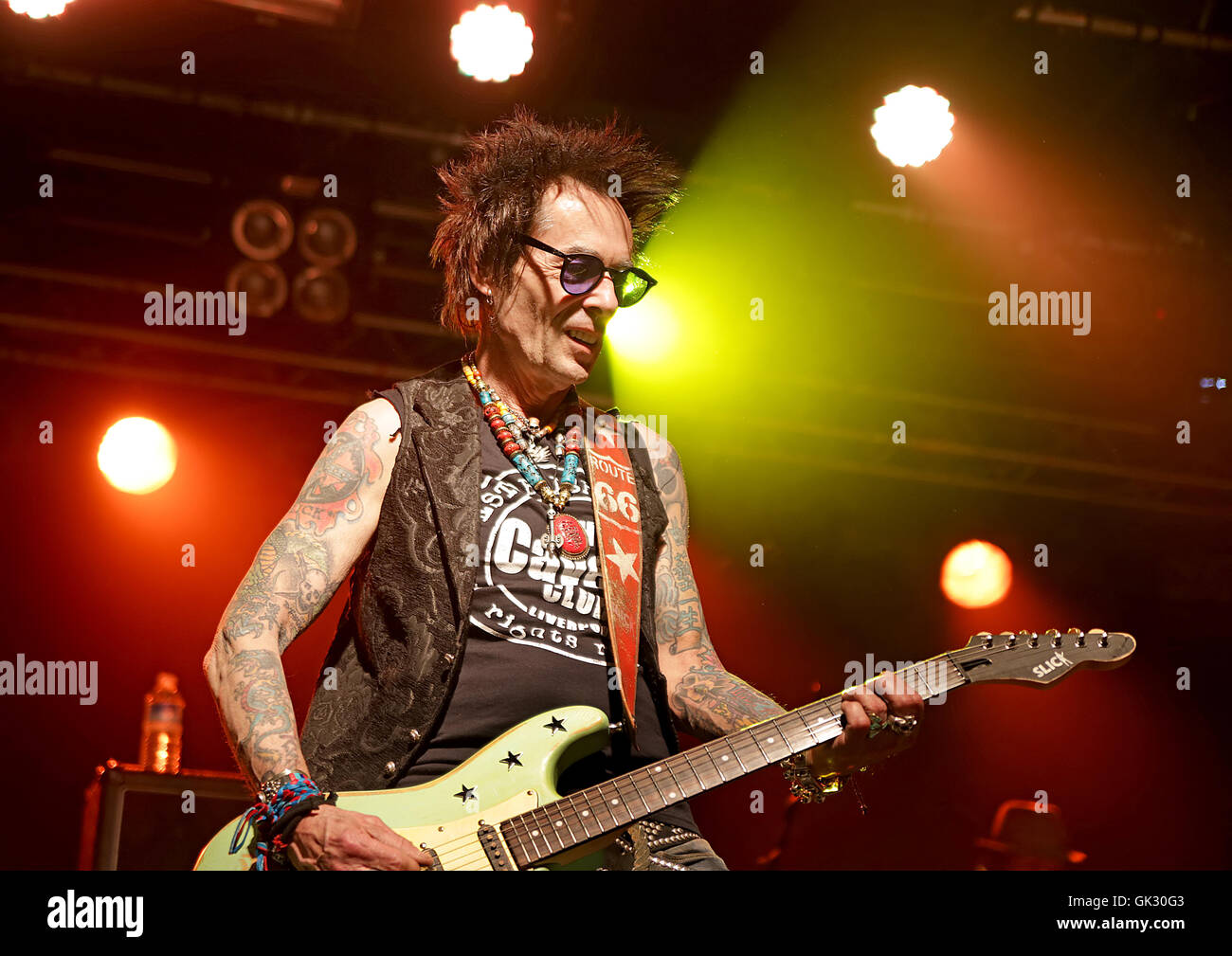 Earl Slick and Bernard Fowler Performing David Bowie's 'Station to ...