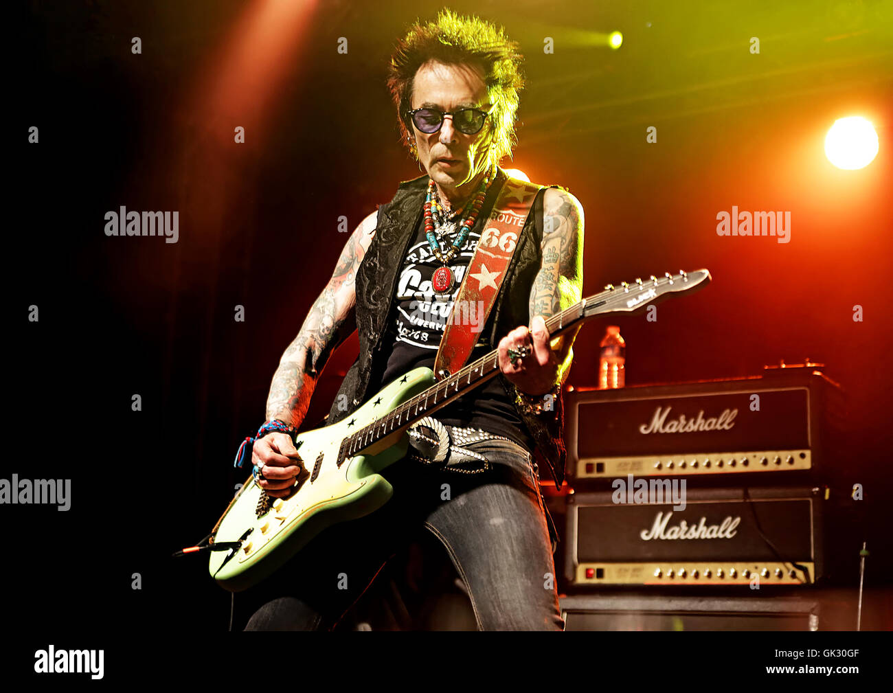 Earl Slick and Bernard Fowler Performing David Bowie's 'Station to ...