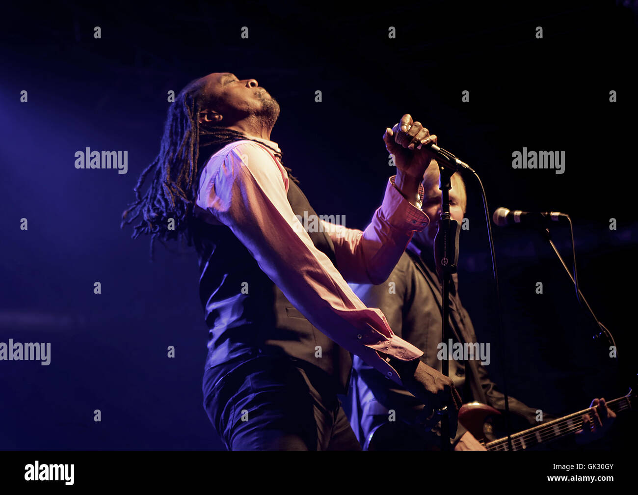 Earl Slick and Bernard Fowler Performing David Bowie's 'Station to ...