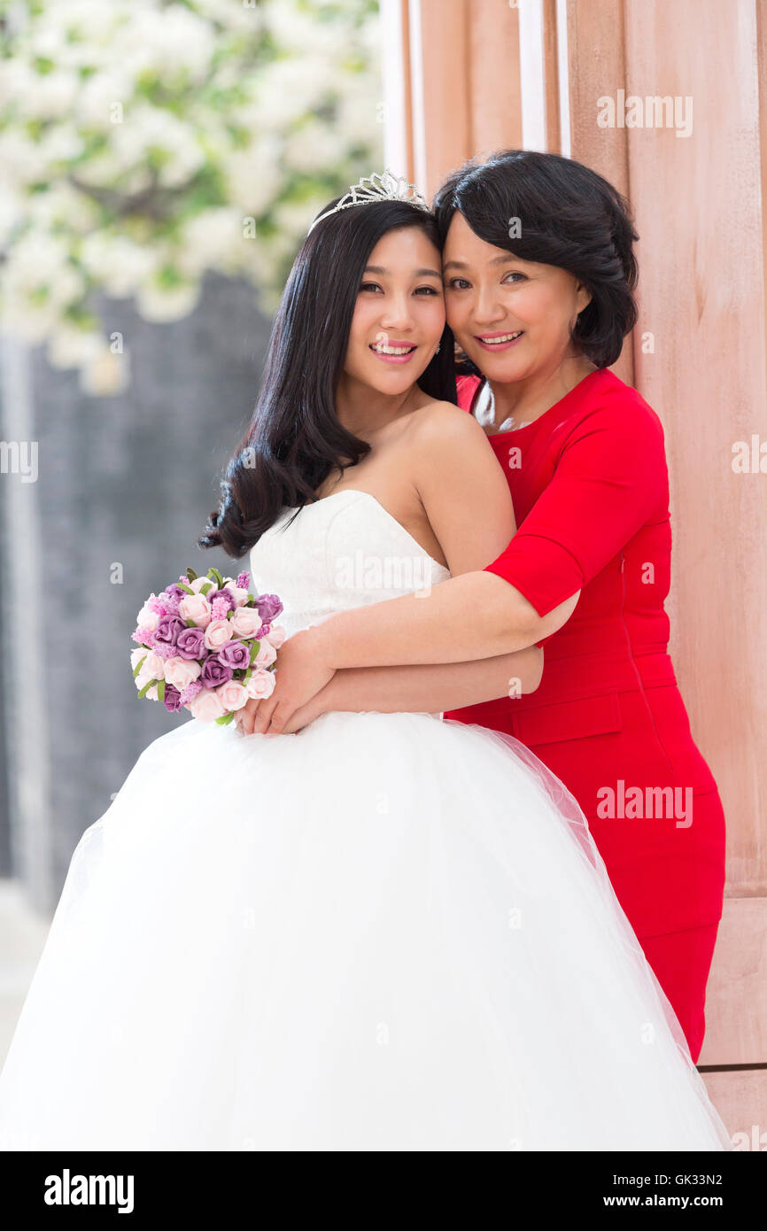 Beautiful bride and mother Stock Photo - Alamy