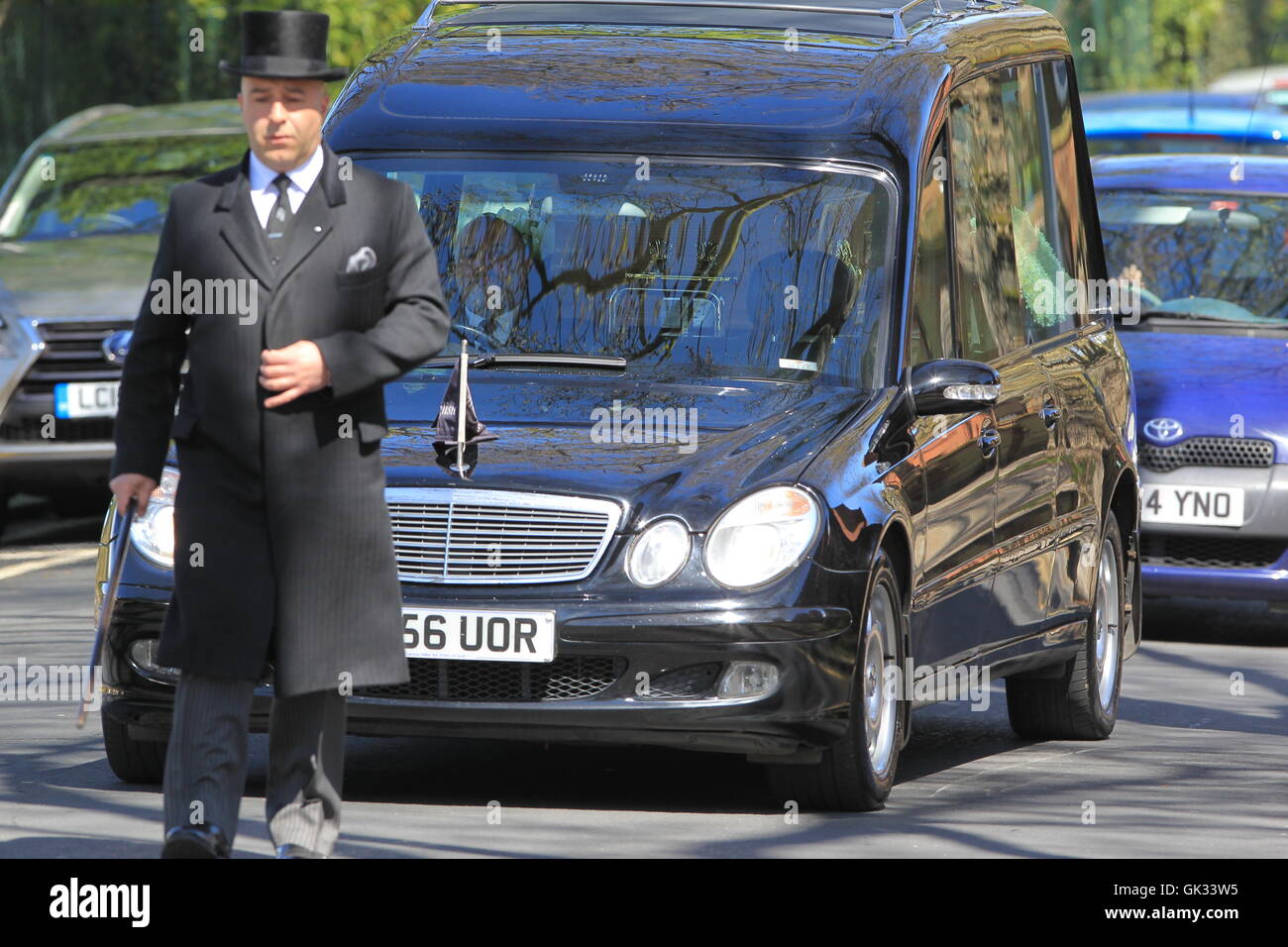 David Gest's funeral at Golder's Green Crematorium Featuring ...