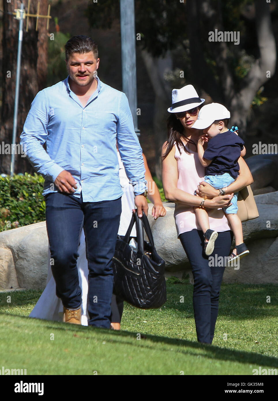 Lauren Silverman takes her son Eric to the Park in Beverly Hills ...