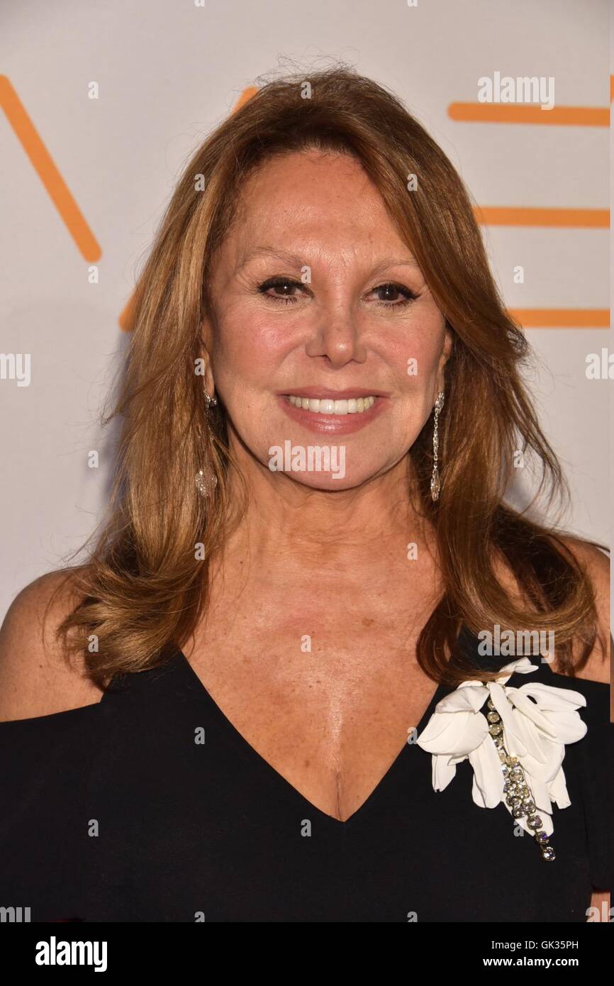 Marlo thomas and family hi-res stock photography and images - Alamy