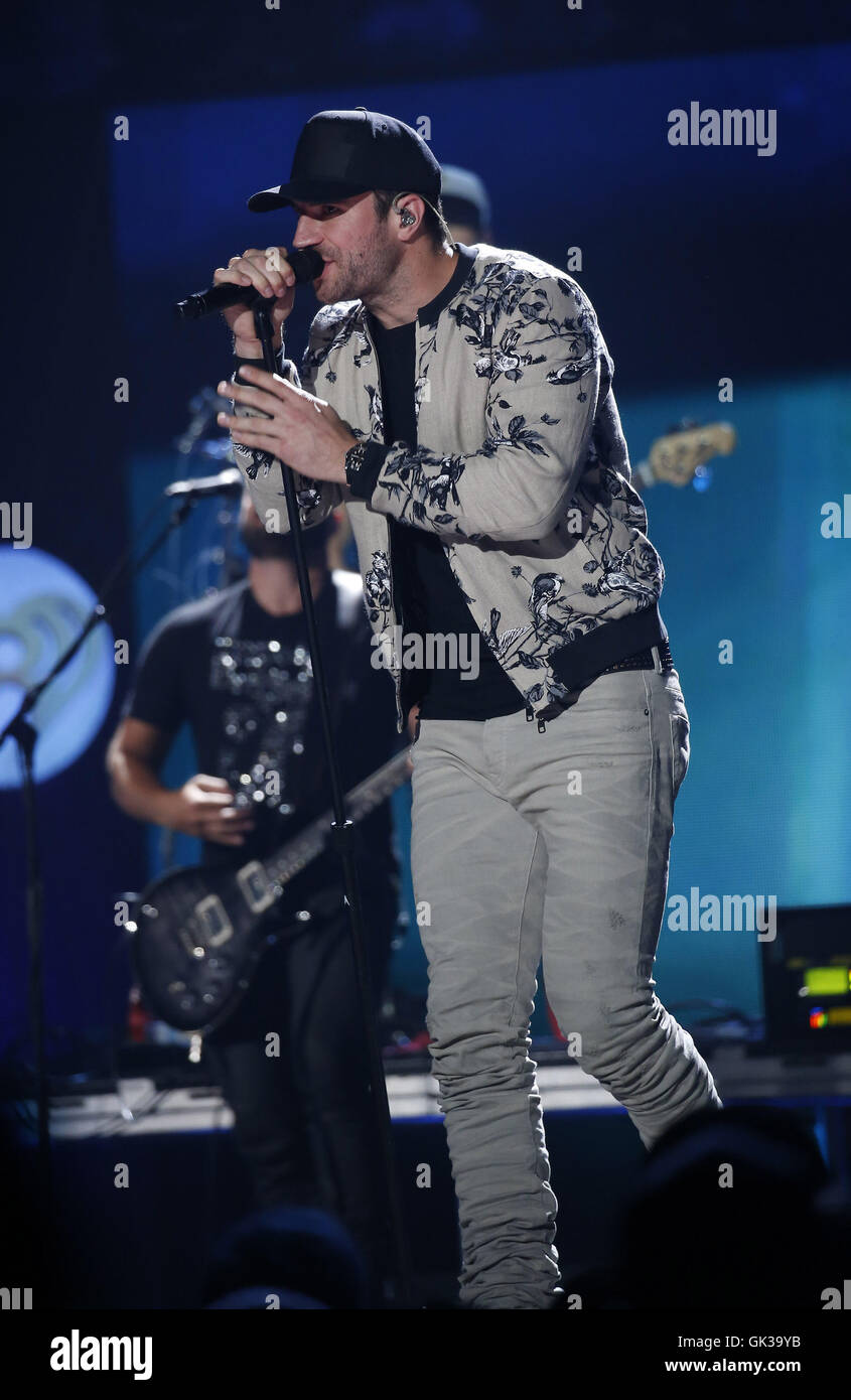 iHeart Country Radio Music Festival at Frank Erwin Center in Austin ...