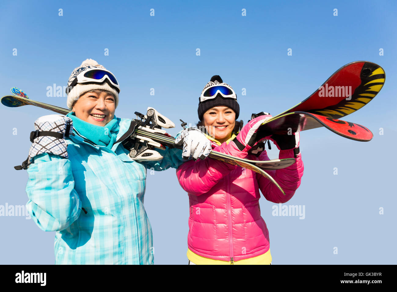 People without jacket winter hi-res stock photography and images - Alamy