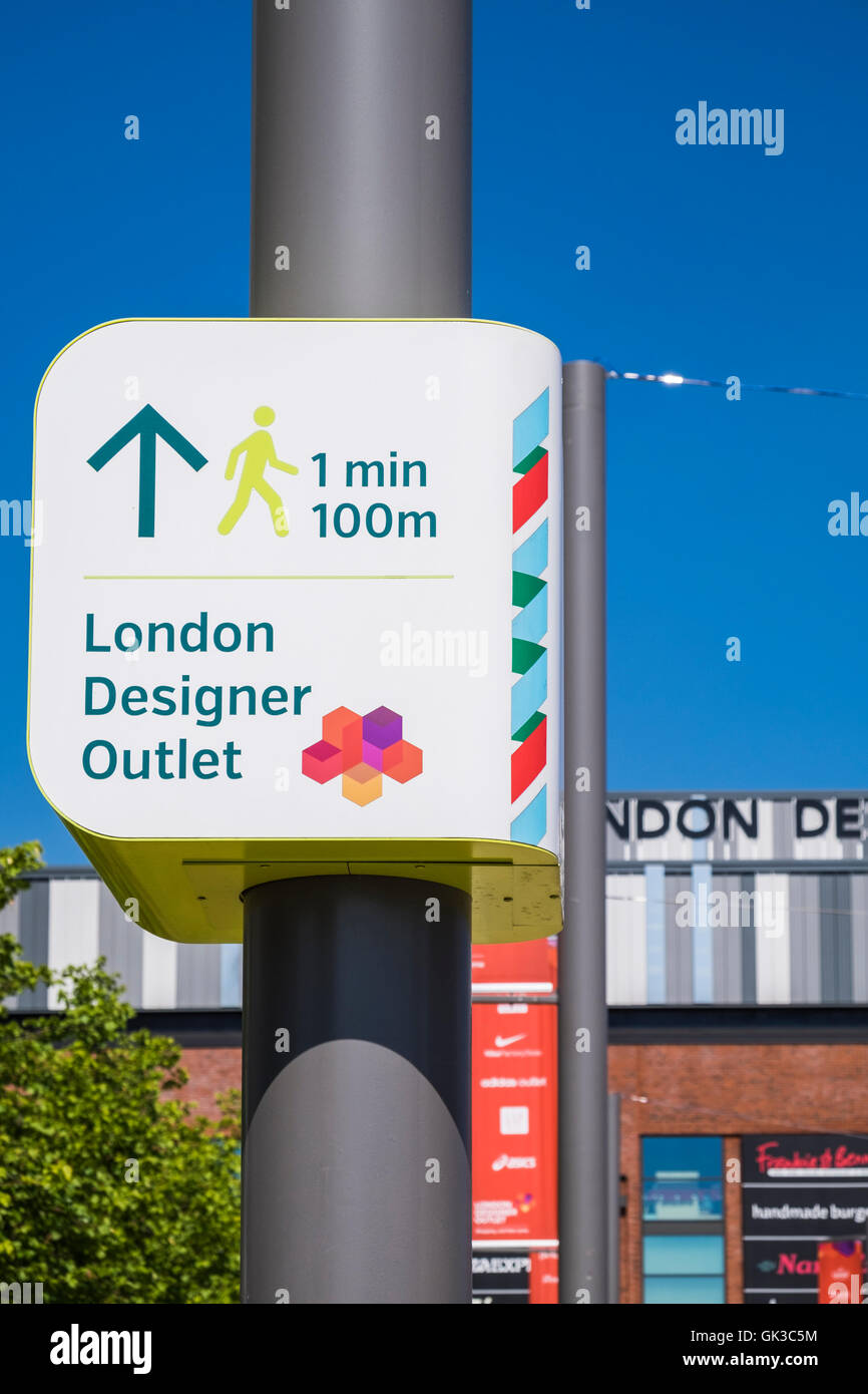 London designer outlet wembley park hi-res stock photography and images ...