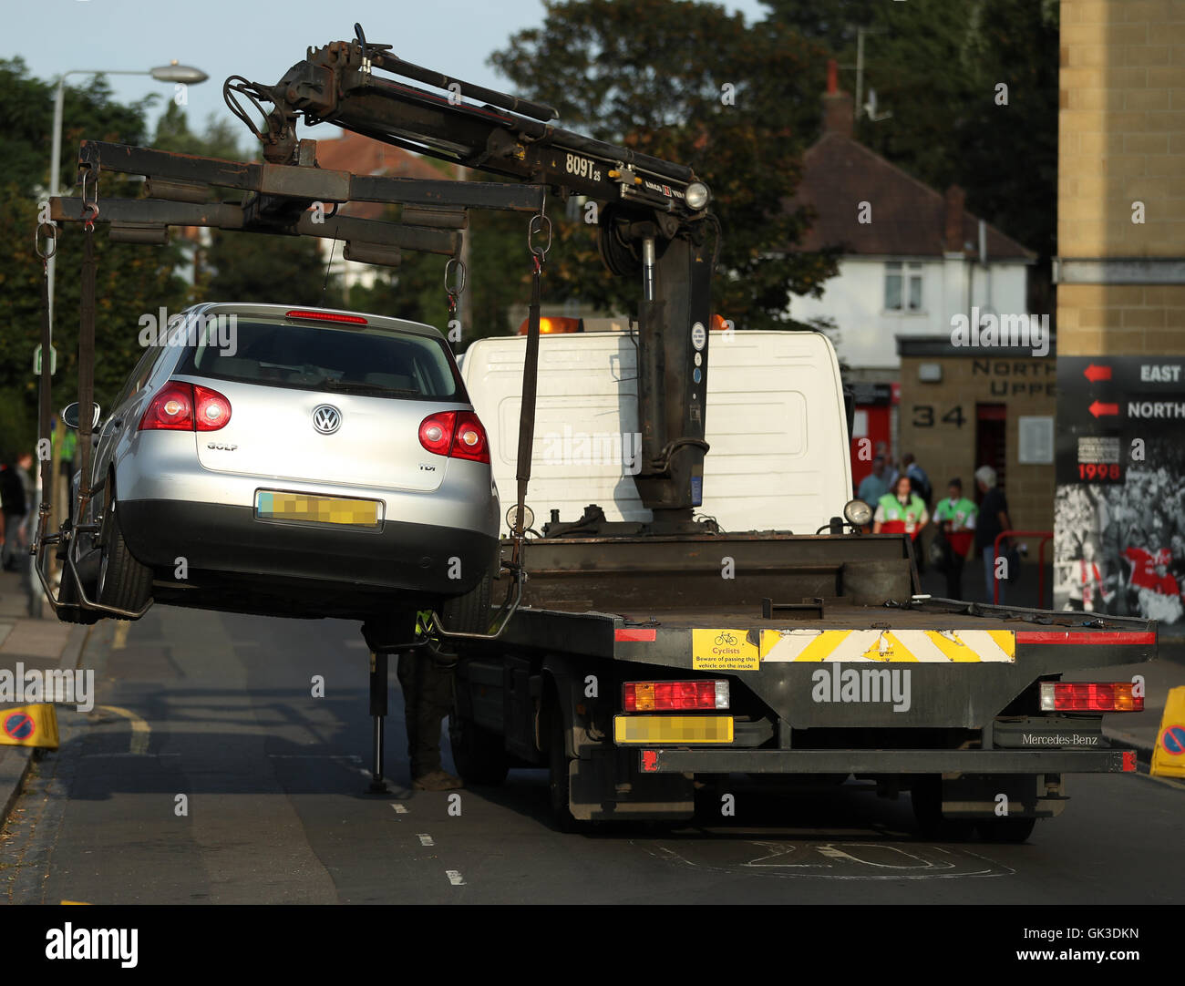 Towed lift hi-res stock photography and images - Alamy