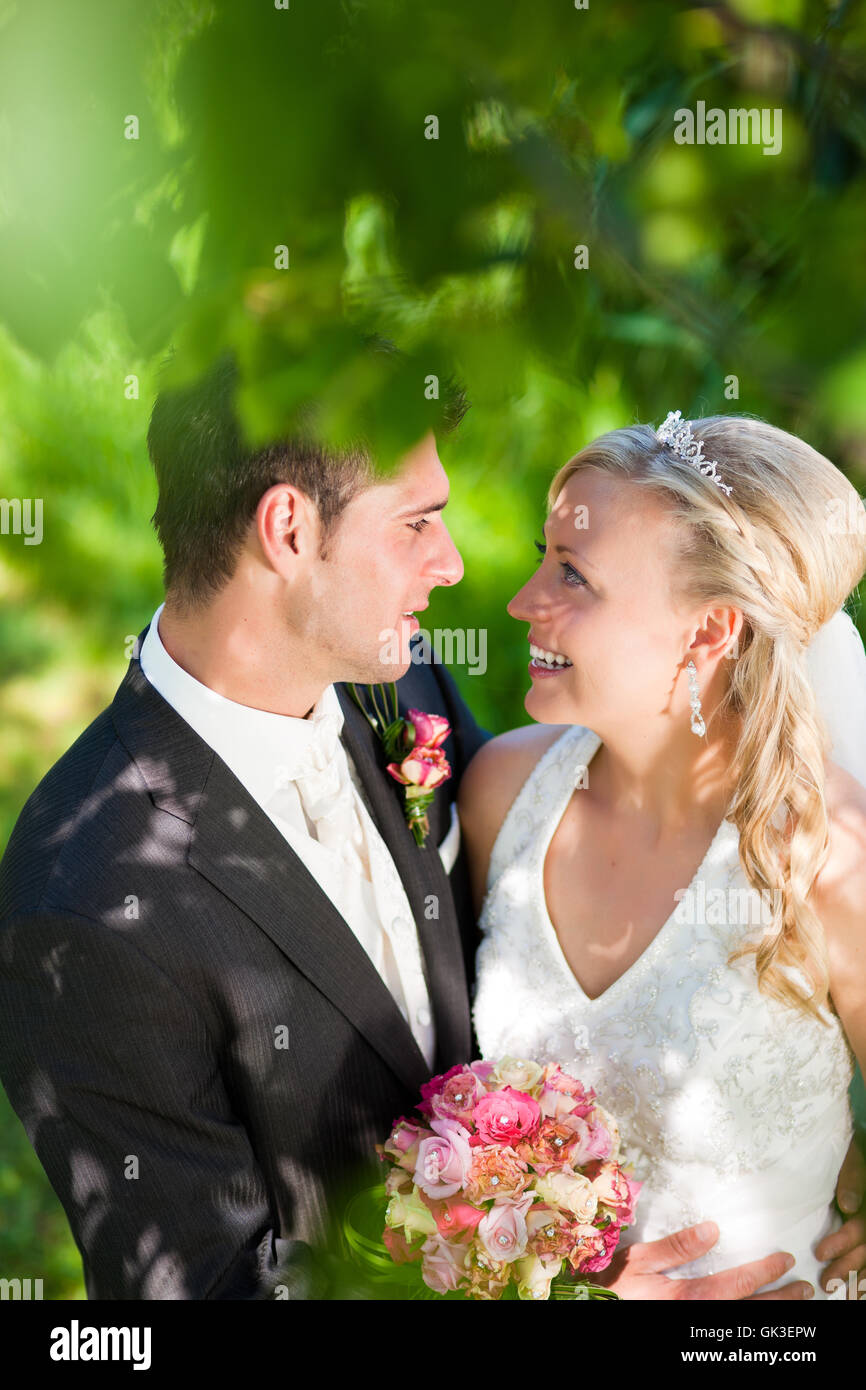bride and groom Stock Photo - Alamy
