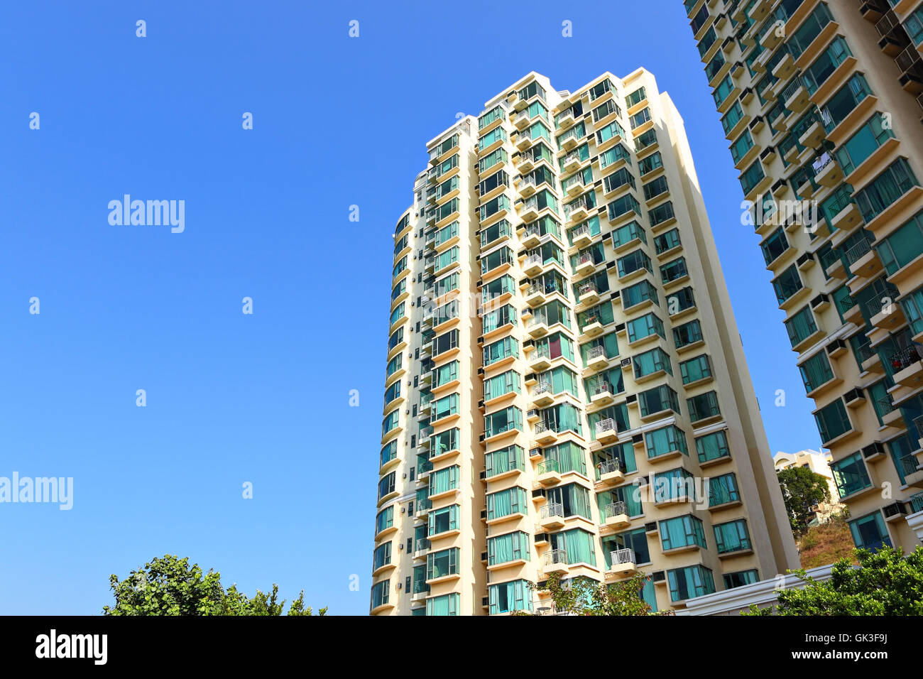 Highrise tower block flats brick building hi-res stock photography and ...