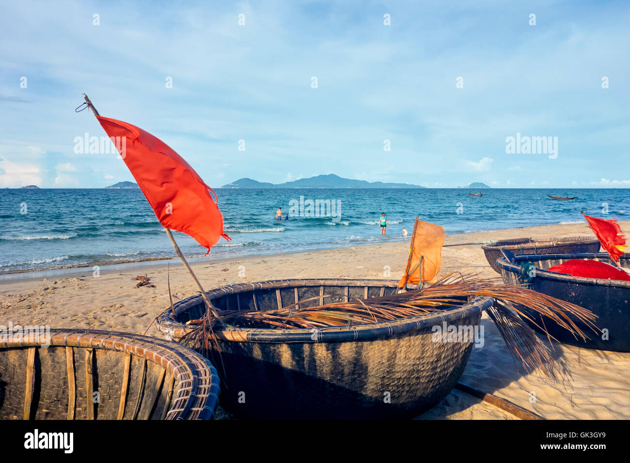 Coracles hi-res stock photography and images - Alamy
