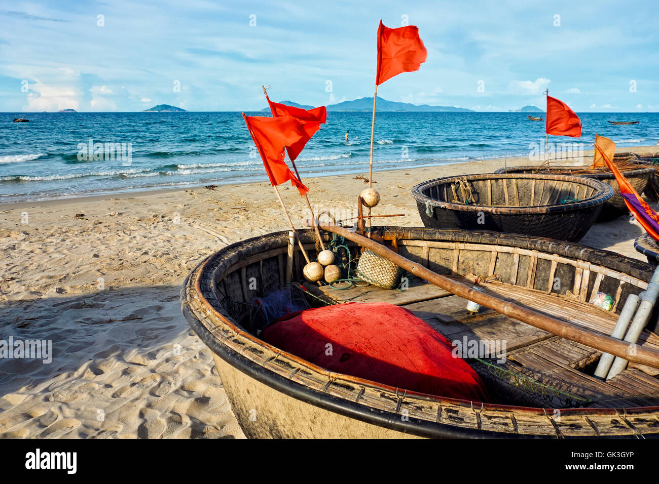 Coracles hi-res stock photography and images - Alamy