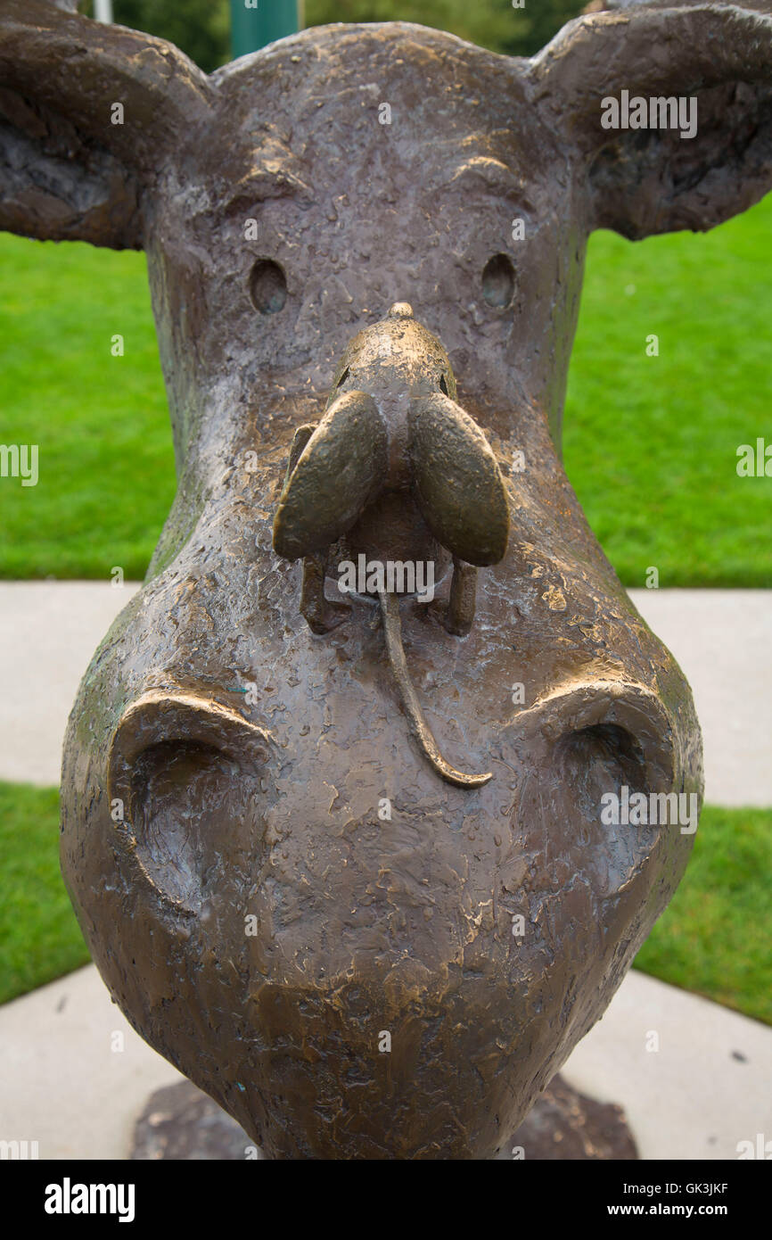 Mudgy & Millie statue, Coeur d'Alene City Park, Coeur D'Alene, Idaho ...