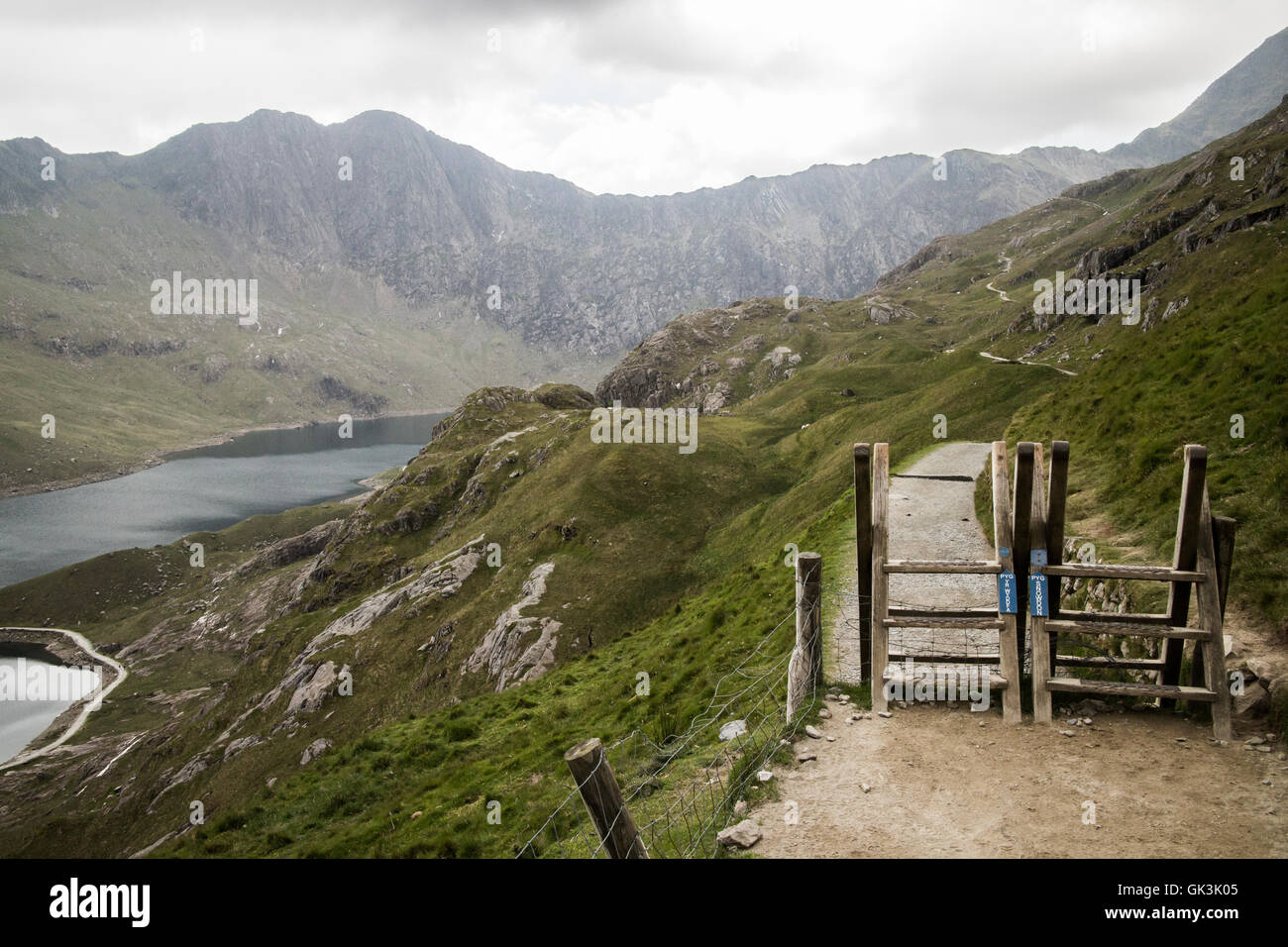 Welsh landscape snowdonia hi-res stock photography and images - Alamy