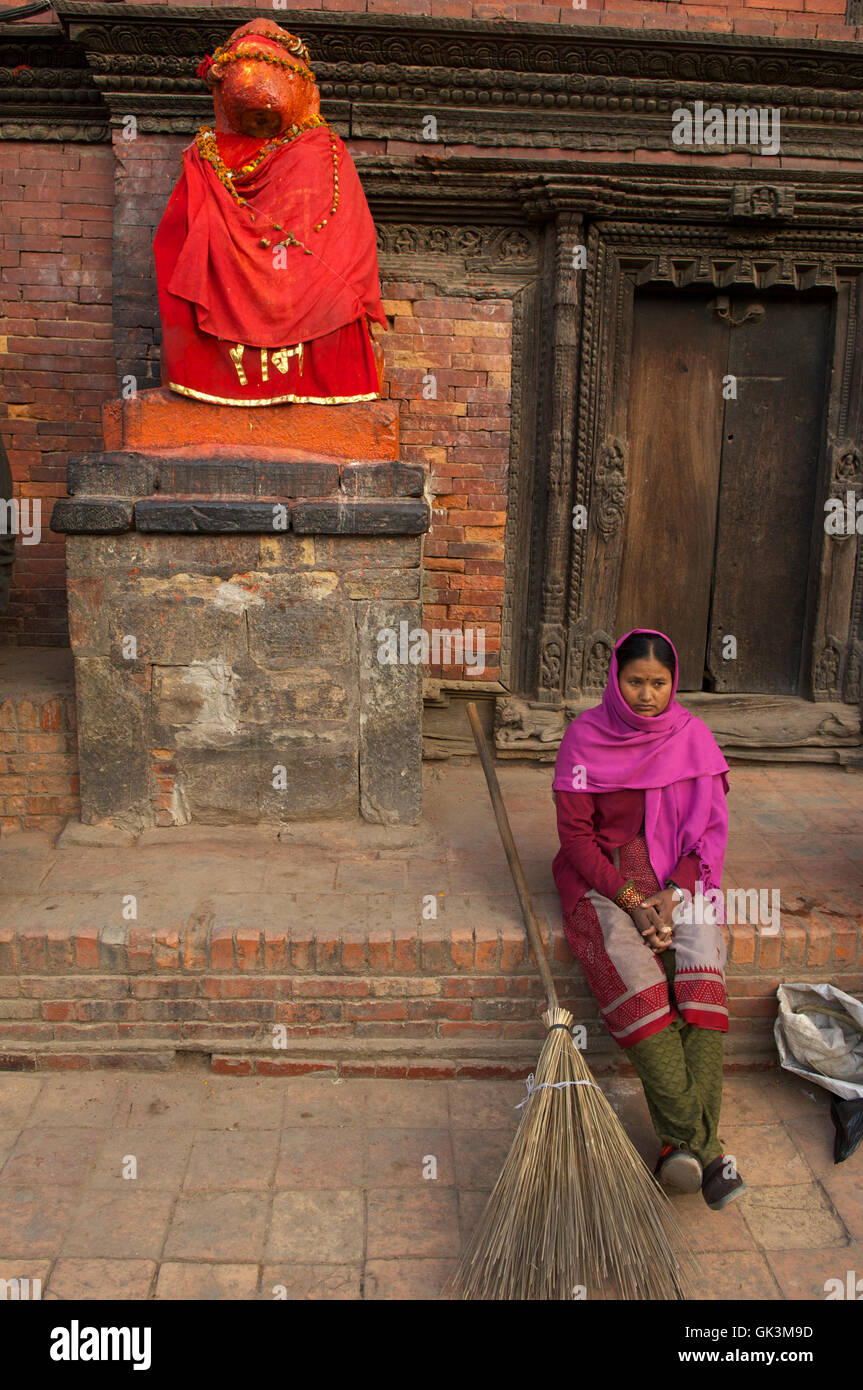 Nepal street sweeper hanuman statue hi-res stock photography and images ...