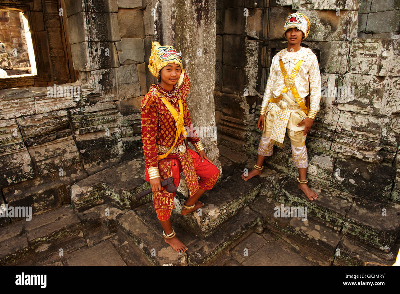 Indian temple dancers hi-res stock photography and images - Alamy