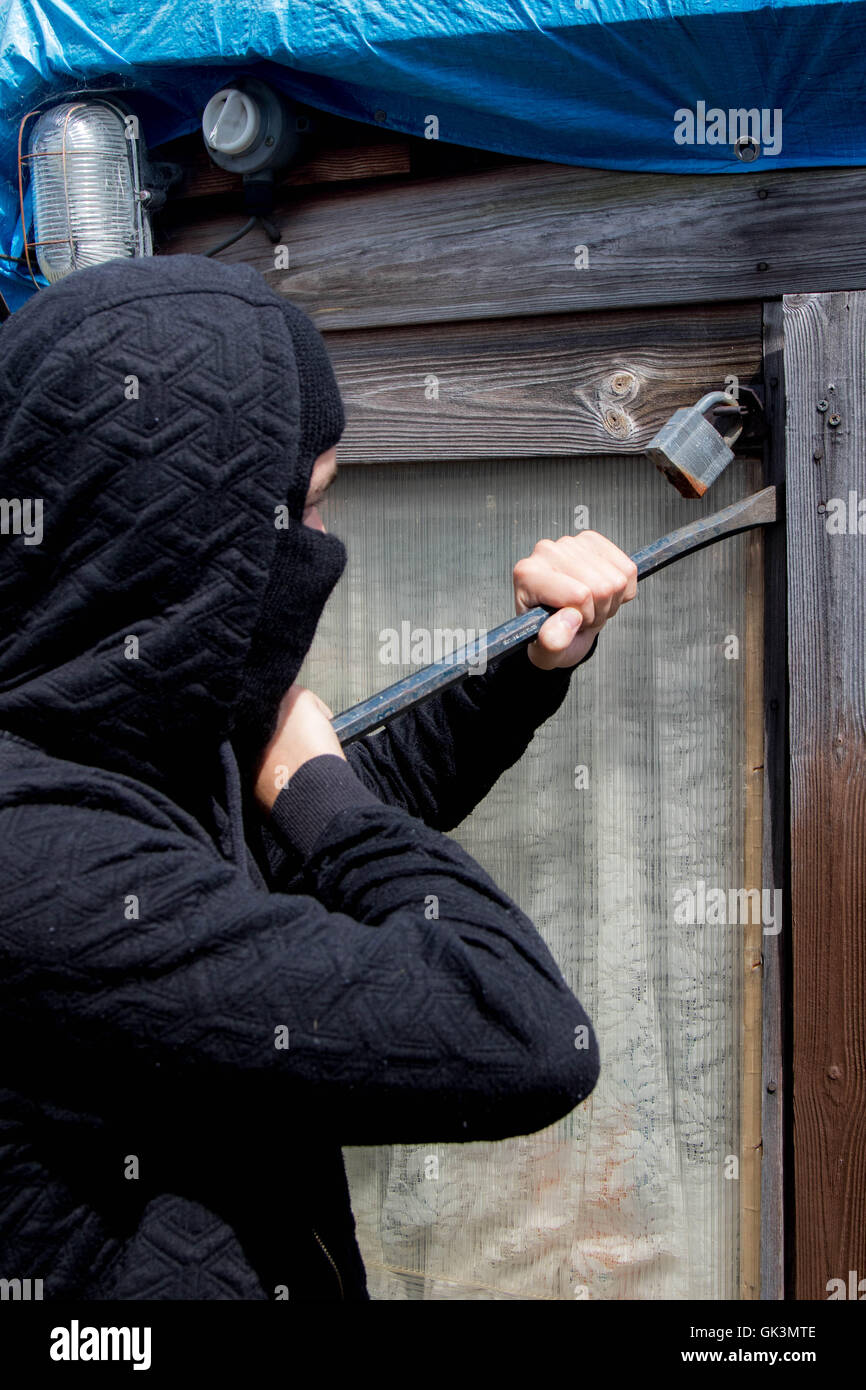 Breaking Bar Stock Photos & Breaking Bar Stock Images - Alamy