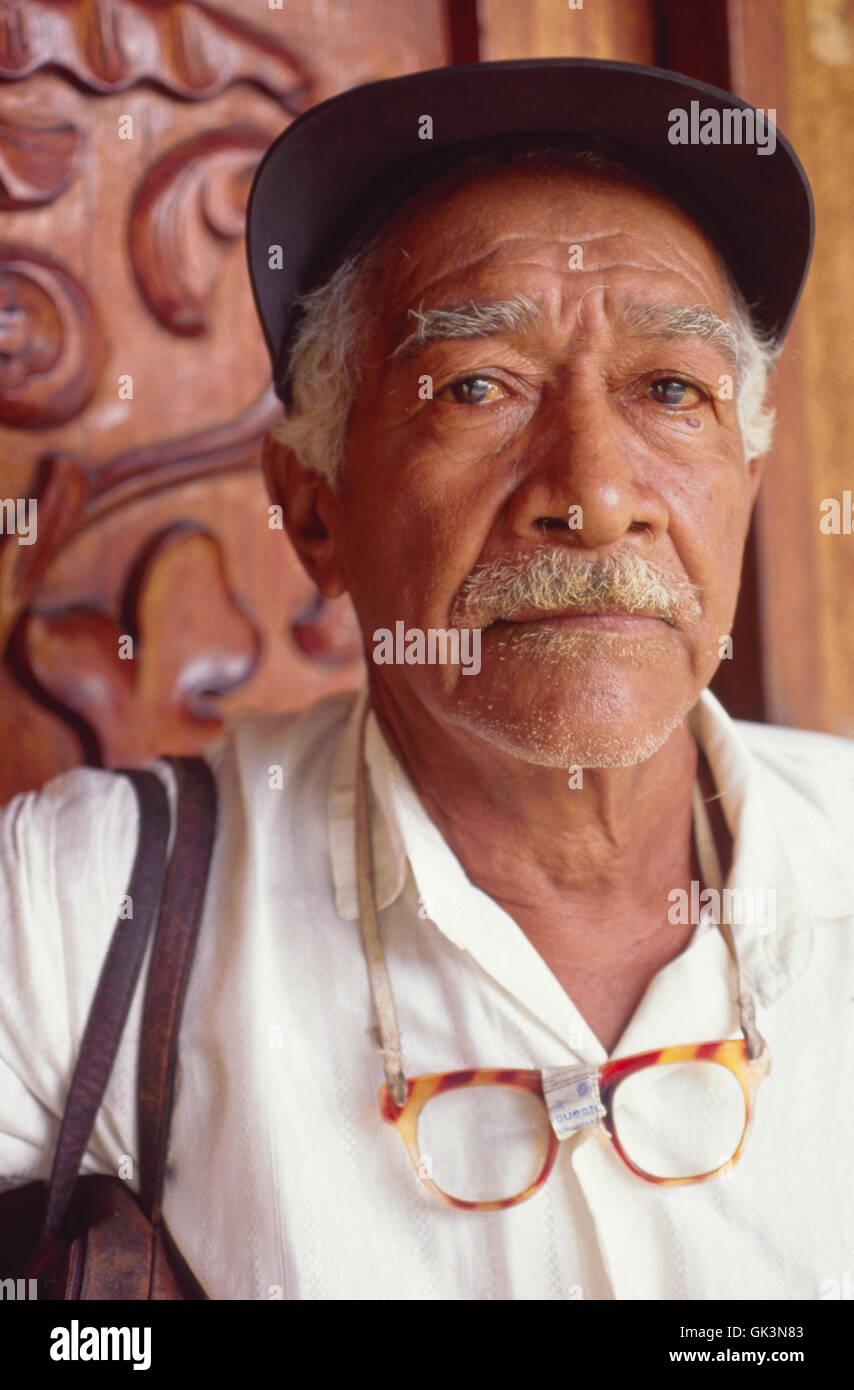 Colombia an elderly mestizo man hi-res stock photography and images - Alamy