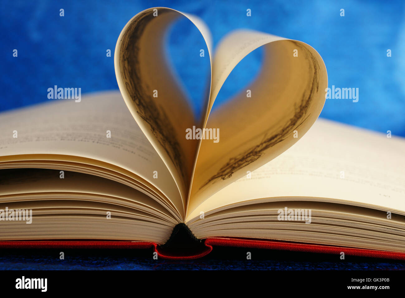 old book with heart - book with heart Stock Photo - Alamy