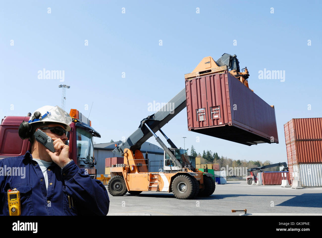 Stacking cargo hi-res stock photography and images - Alamy