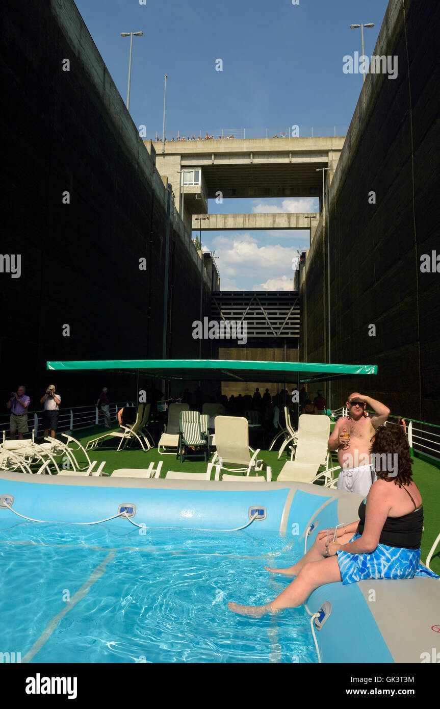 Sun deck inflatable swimming/ paddling pool. Douro valley river cruise ...