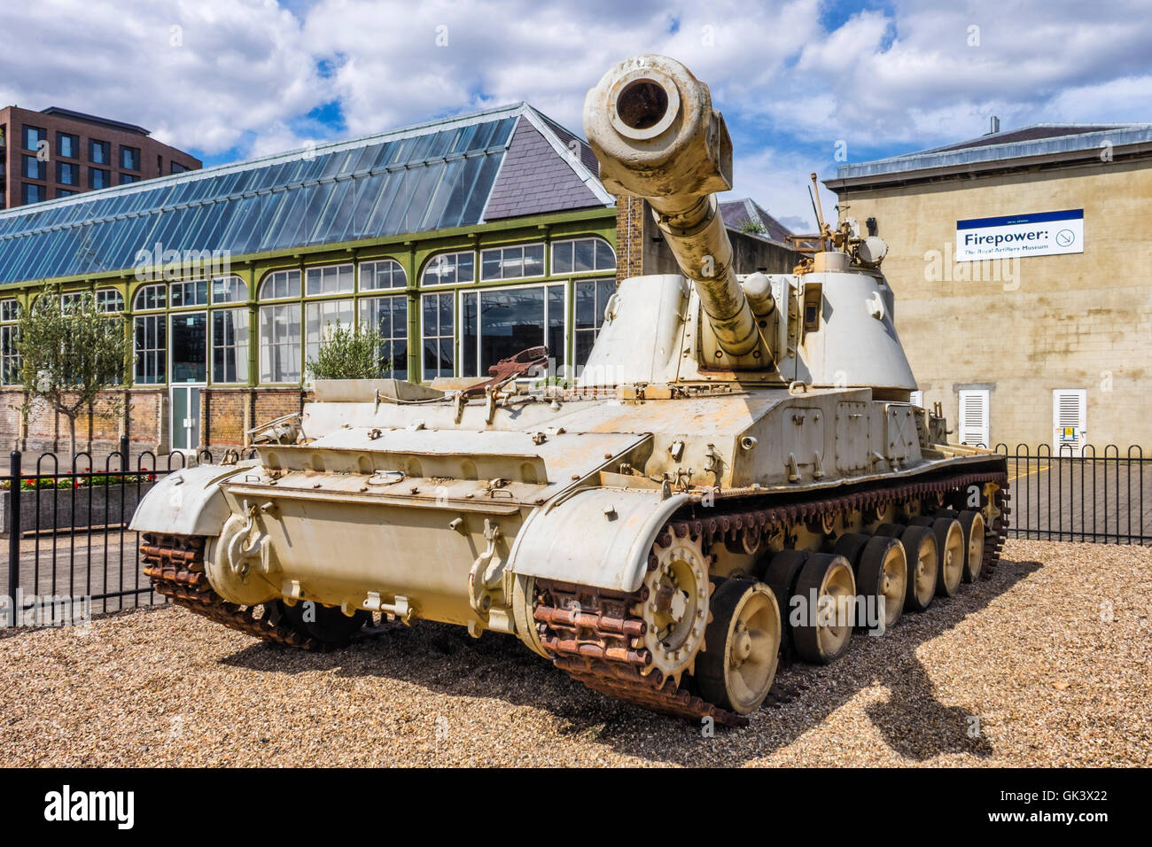 Woolwich, London. Royal Arsenal riverside. 2S3 M-1973 Akatsiya gun ...