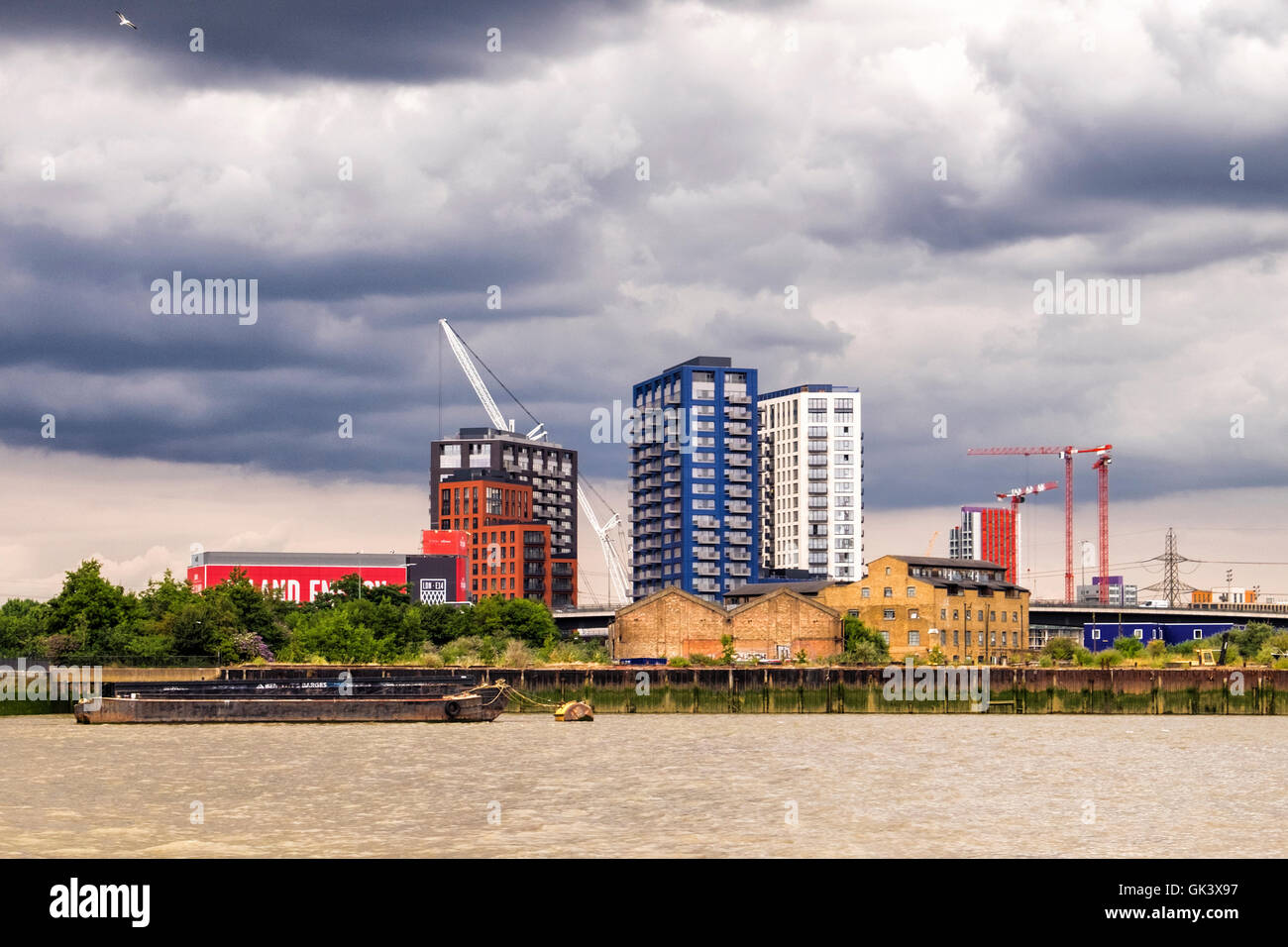 London City Island, new-build luxury riverside apartment development by ...