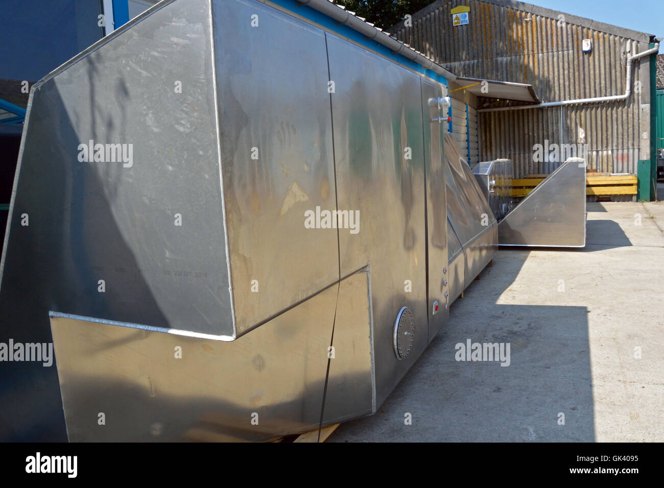 Custom-built fuel tanks for Project Full Circle aluminium round the ...