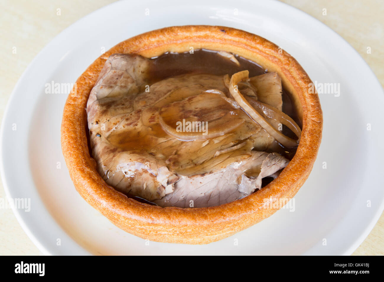 Yorkshire Pudding with Roast Beef Filling Stock Photo - Alamy