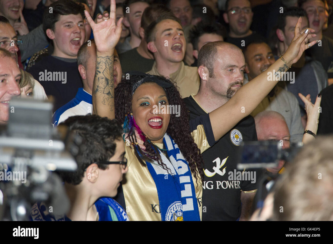 Fans celebrate Leicester City making goal that earned the team the ...