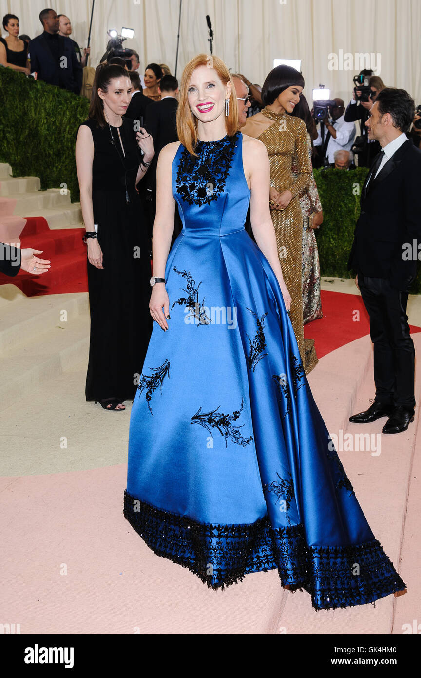 Metropolitan Museum of Art Costume Institute Gala: Manus x Machina ...