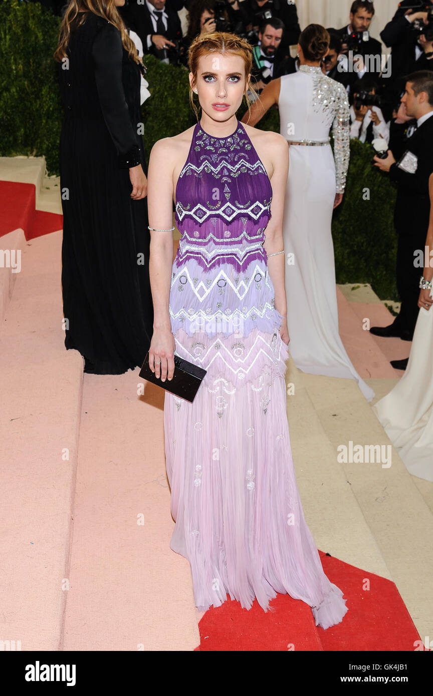 Metropolitan Museum of Art Costume Institute Gala: Manus x Machina ...