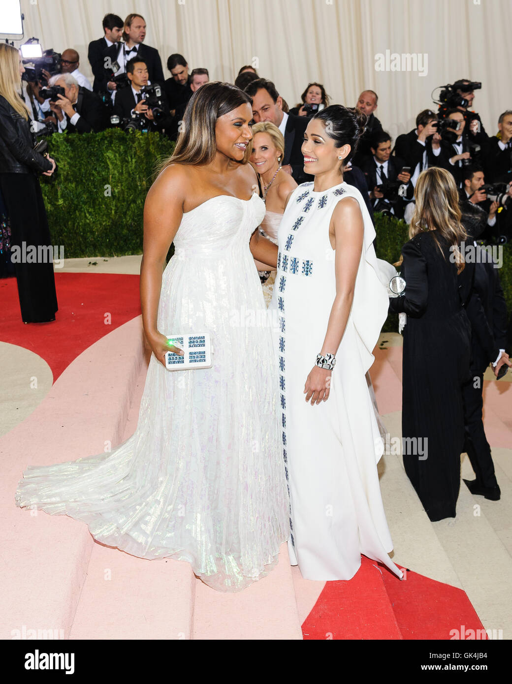 Metropolitan Museum of Art Costume Institute Gala: Manus x Machina ...