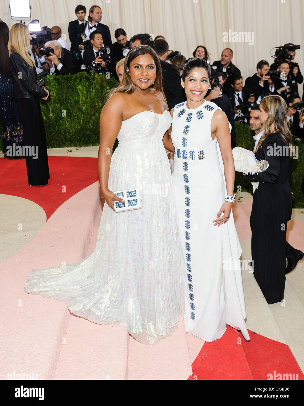 Metropolitan Museum of Art Costume Institute Gala: Manus x Machina ...