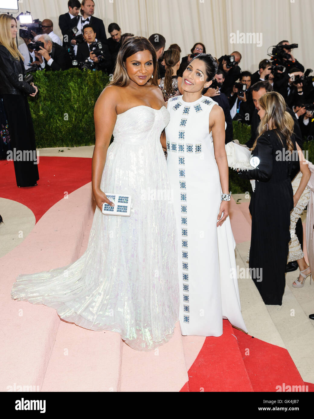 Metropolitan Museum of Art Costume Institute Gala: Manus x Machina ...