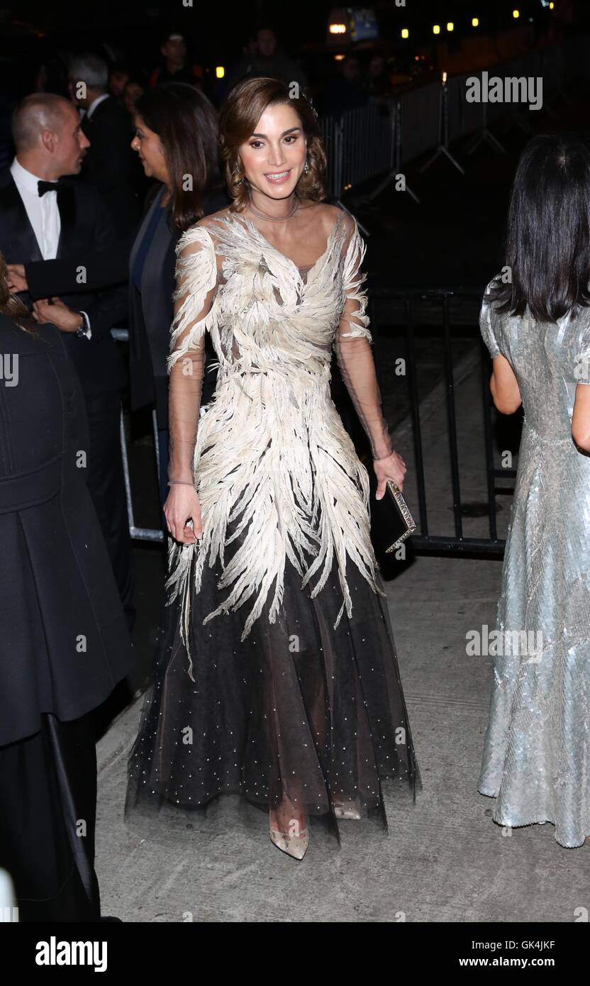 Manus x Machina: Fashion In An Age Of Technology' Costume Institute ...