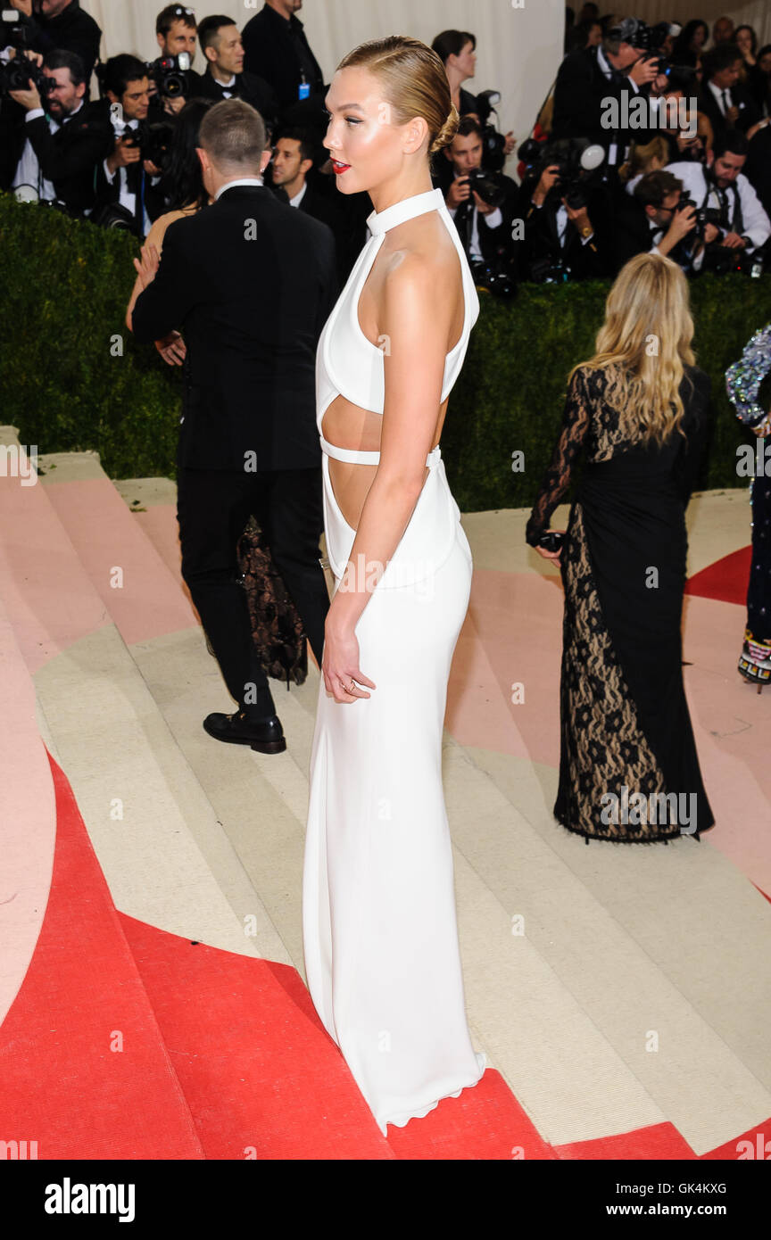 Metropolitan Museum of Art Costume Institute Gala - Manus x Machina ...