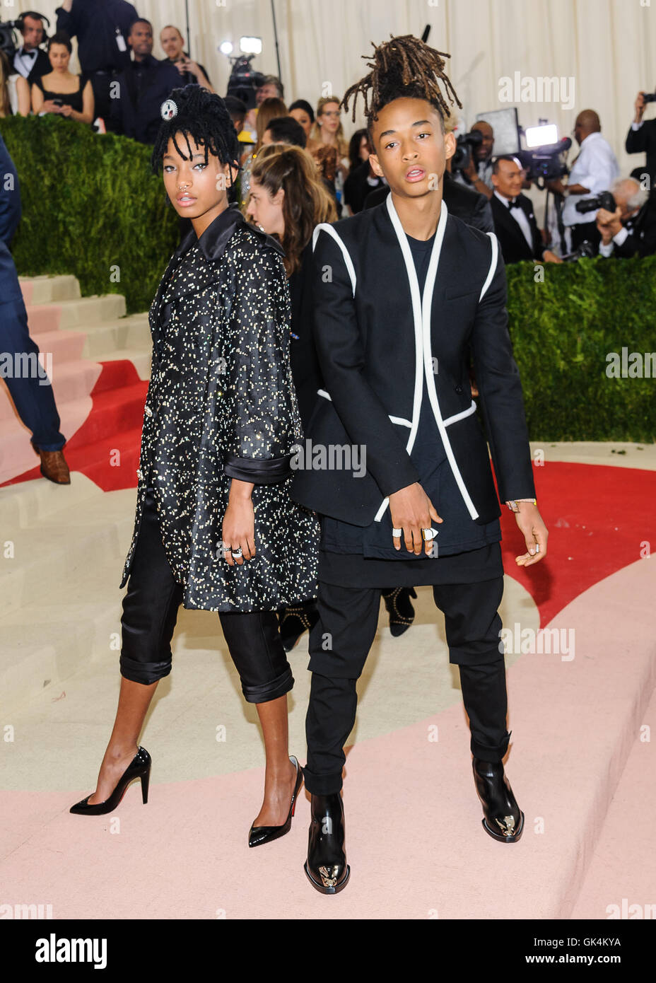Metropolitan Museum of Art Costume Institute Gala - Manus x Machina ...