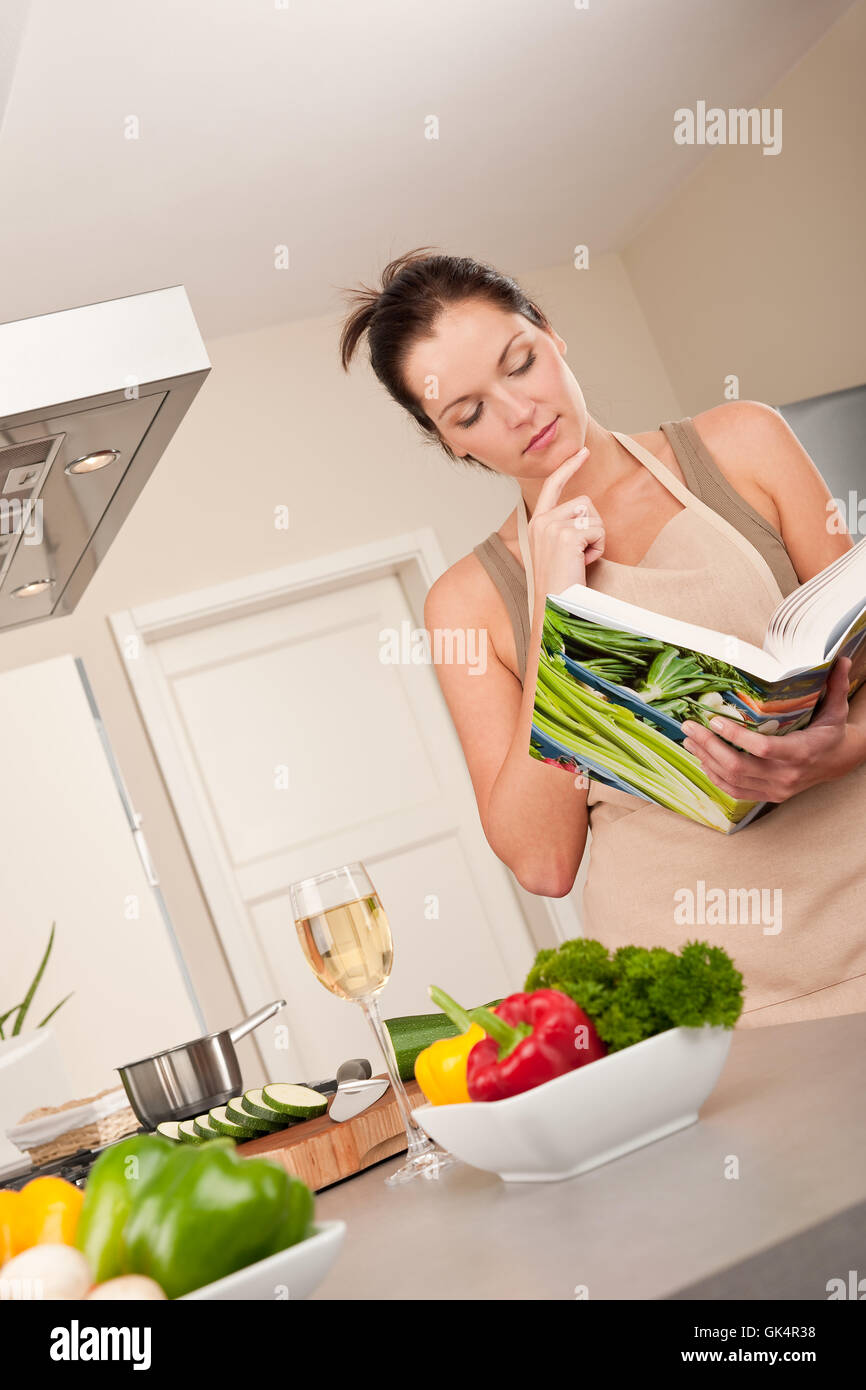 woman household lifestyle Stock Photo - Alamy