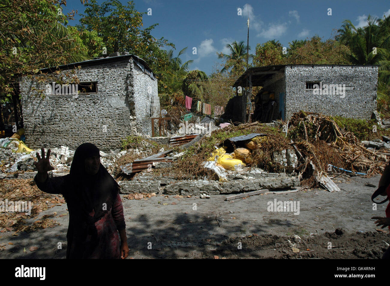 2004 Tsunami damage to Khollofushi Island, Maldives Stock Photo - Alamy