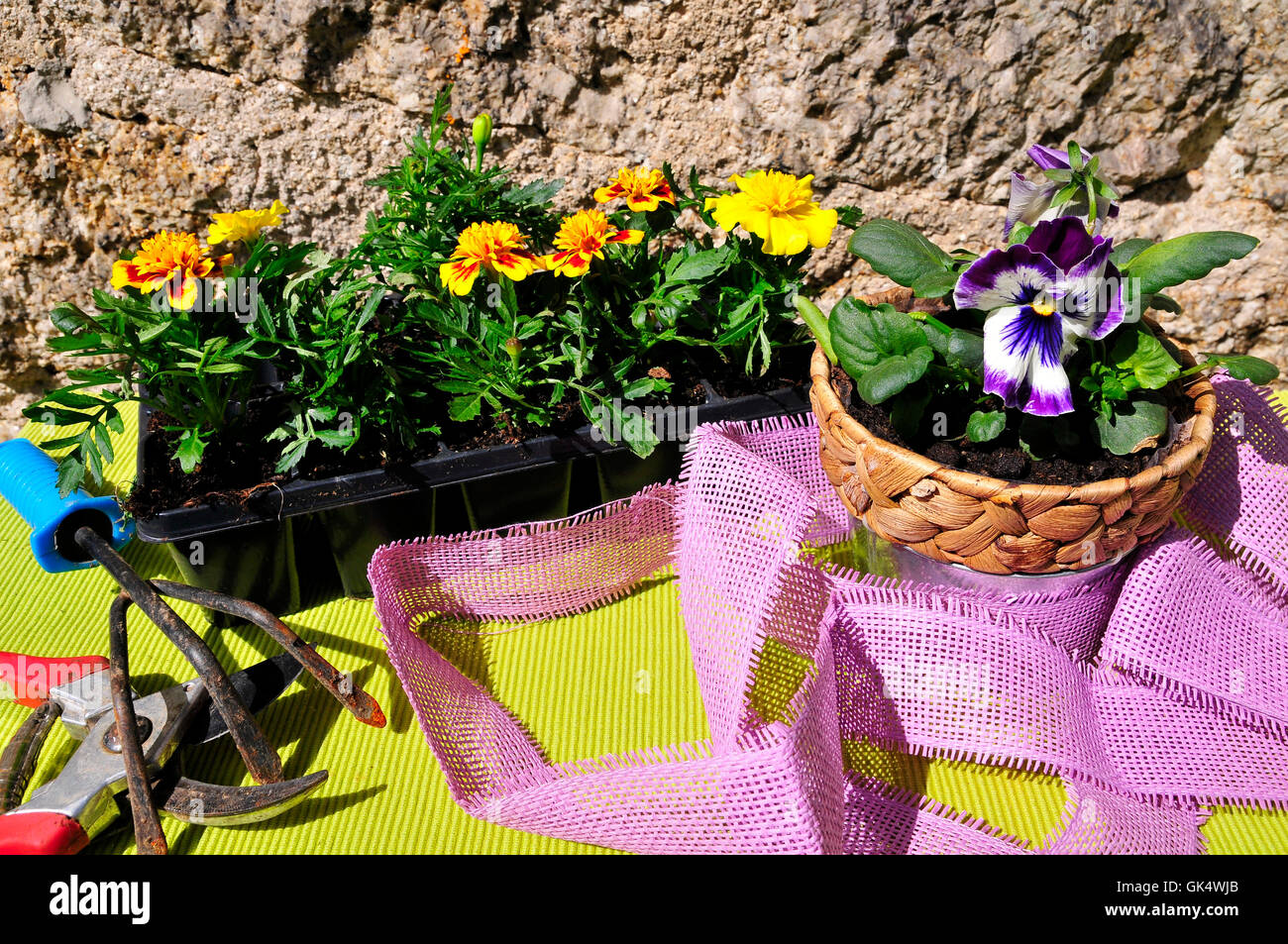 Garden decorations hi-res stock photography and images - Alamy