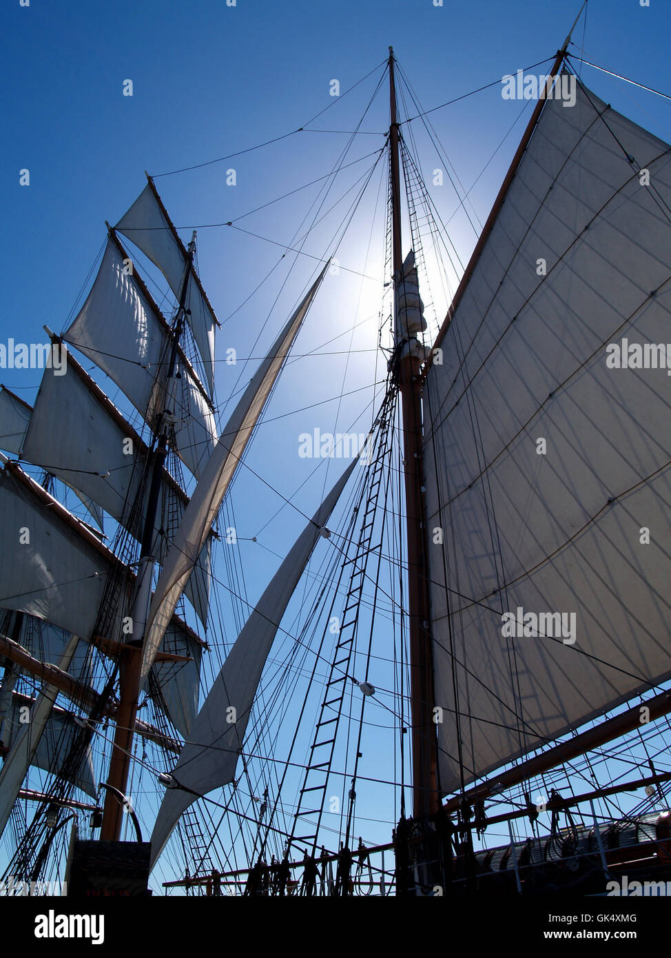 Sky rigging mast ropes sailing hi-res stock photography and images - Alamy