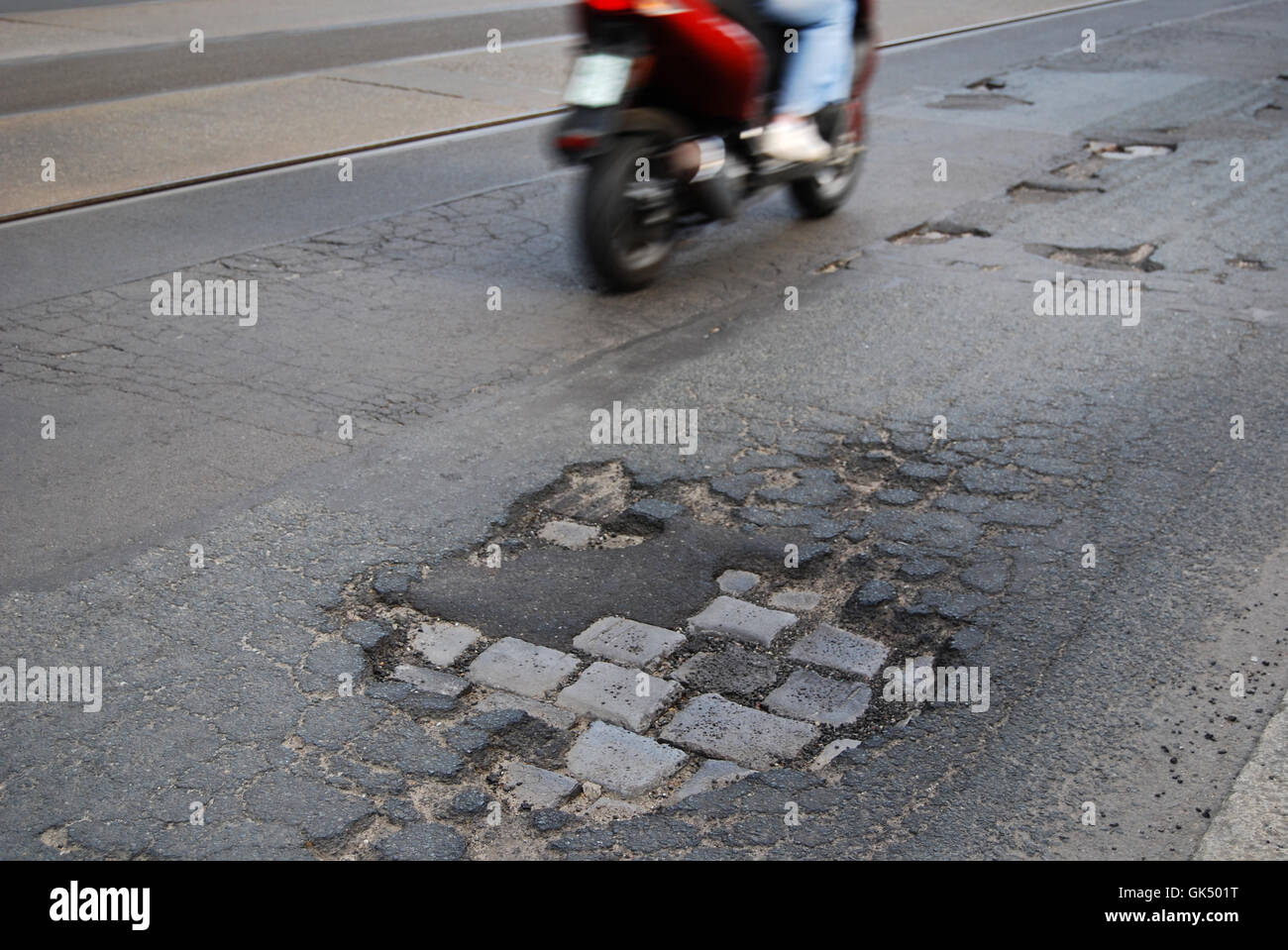Strassen schaden hi-res stock photography and images - Alamy