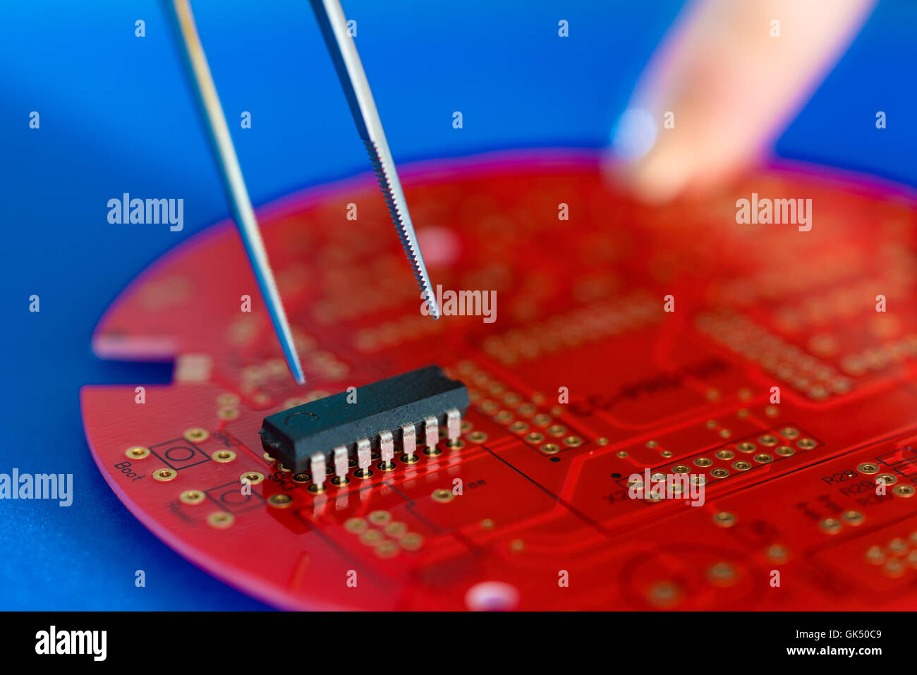 Assembling circuit board hi-res stock photography and images - Alamy