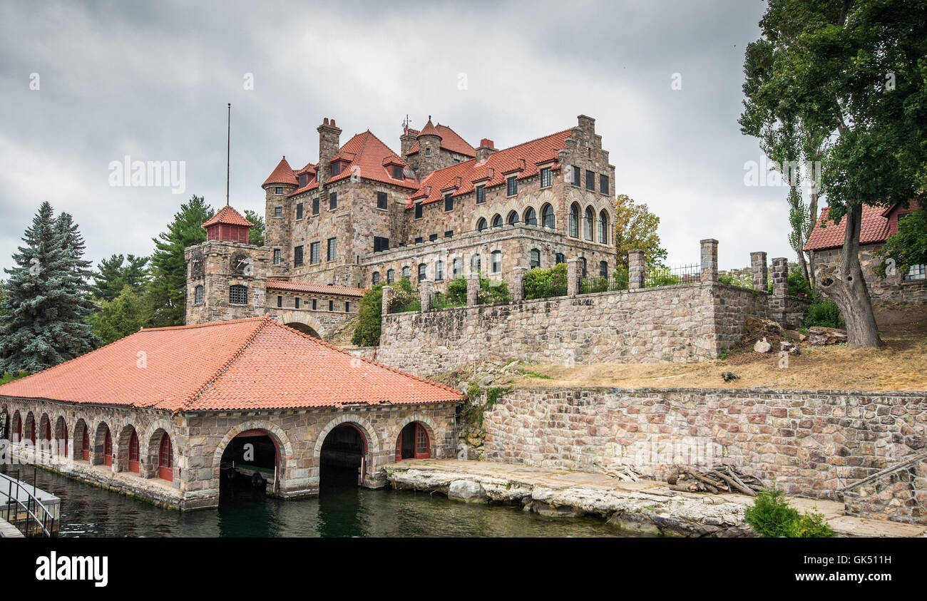 Singer castle on dark hi-res stock photography and images - Alamy