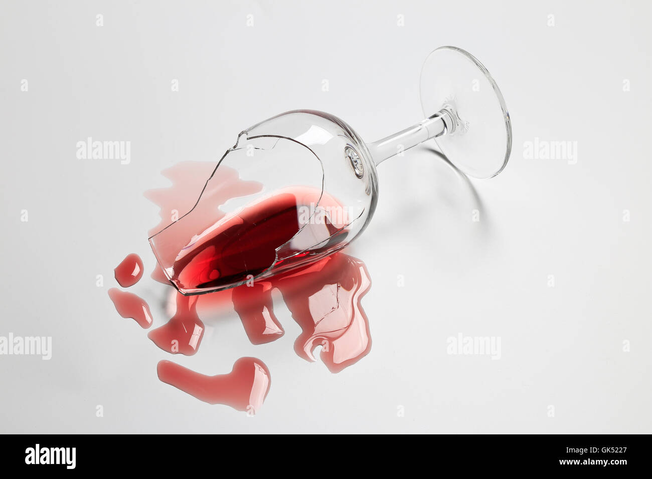 Broken wine glass hi-res stock photography and images - Alamy