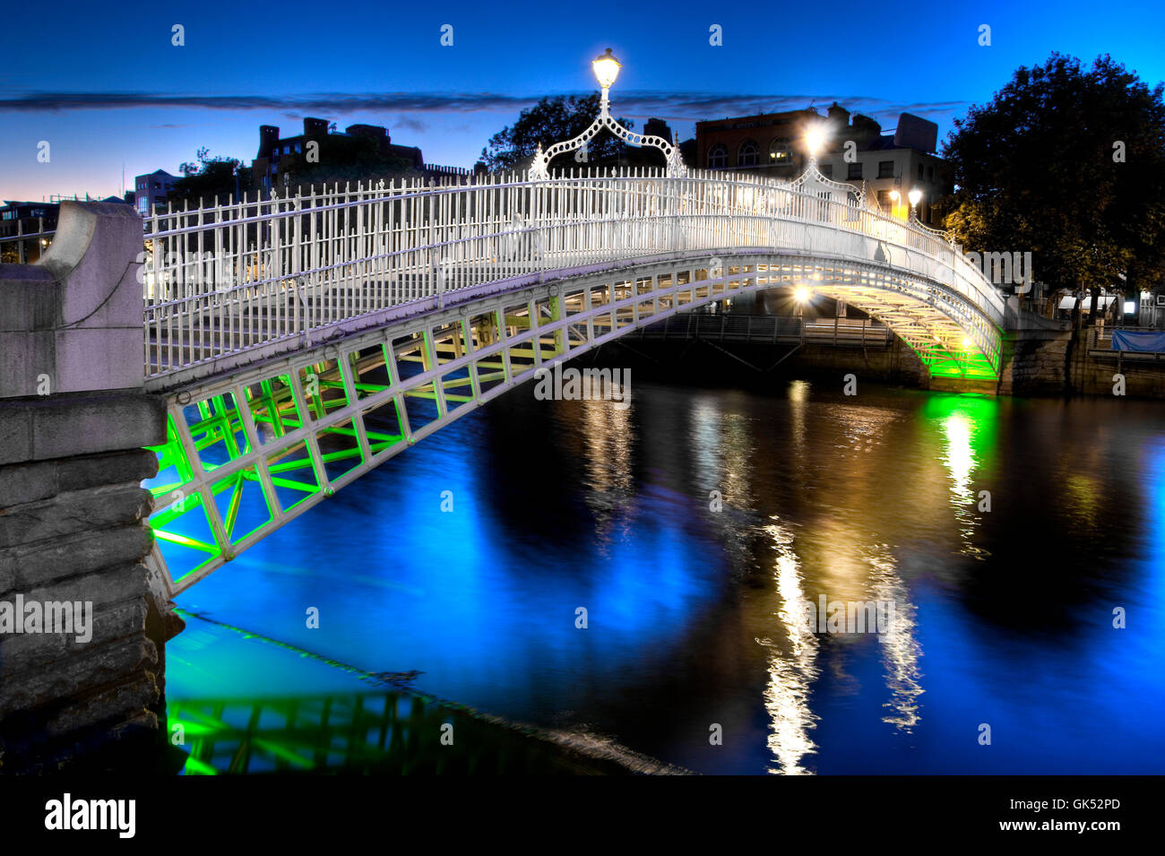 bridge night nighttime Stock Photo - Alamy