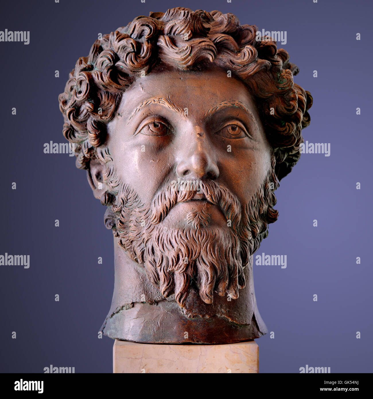 Statue antique hi-res stock photography and images - Alamy